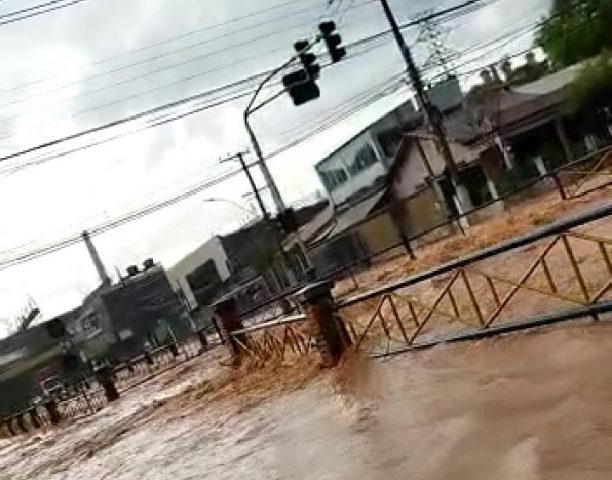 Chuva Provoca Alagamentos Em Volta Redonda E Barra Mansa Informa Cidade